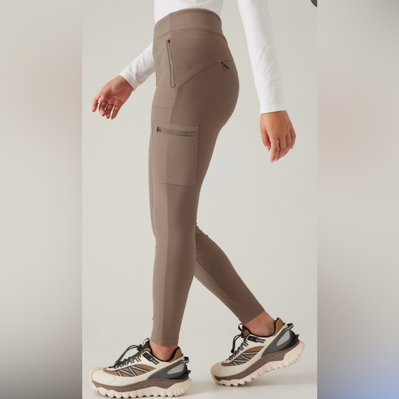 Athleta | Pants & Jumpsuits | Athleta Headlands Hybrid Cargo Tights ...